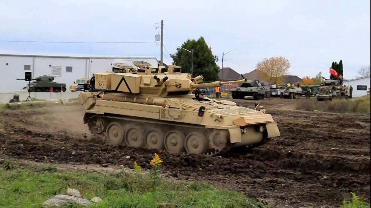 CVRT "Scimitar" at the Ontario Regiment Museum - YouTube