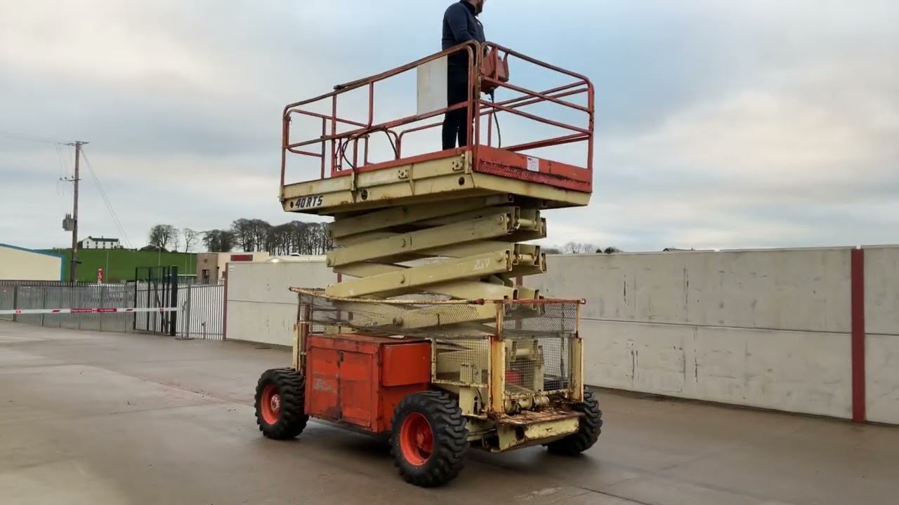 Lot 15 JLG 40RTS Diesel Scissor Lift - YouTube