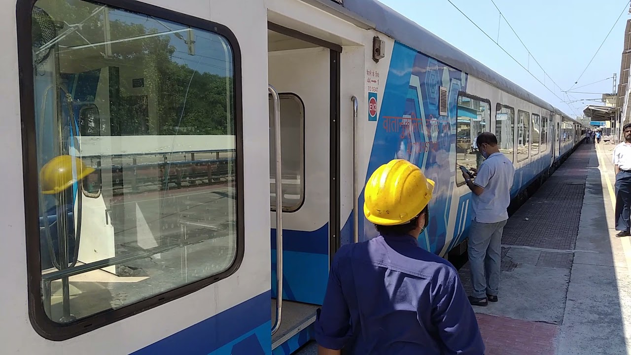 Karwar - Yeswantpur Express with Vistadome coaches ready for departure ...