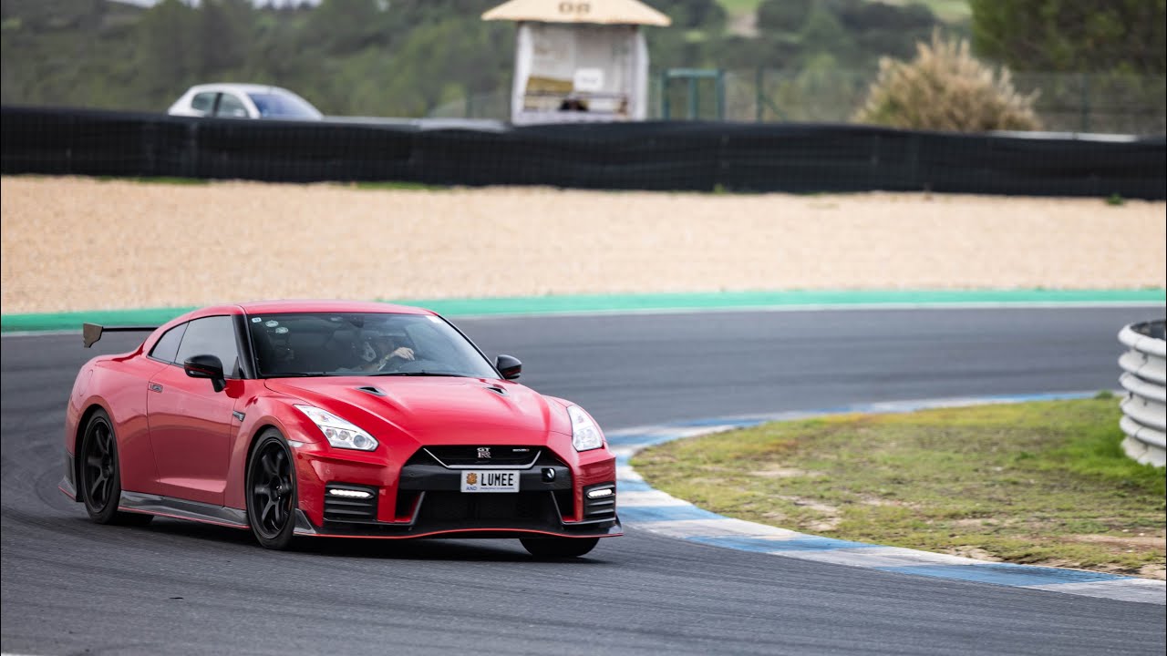 Taming a 700 horsepower BEAST!! Nissan GT-R NISMO! | André Garage - YouTube