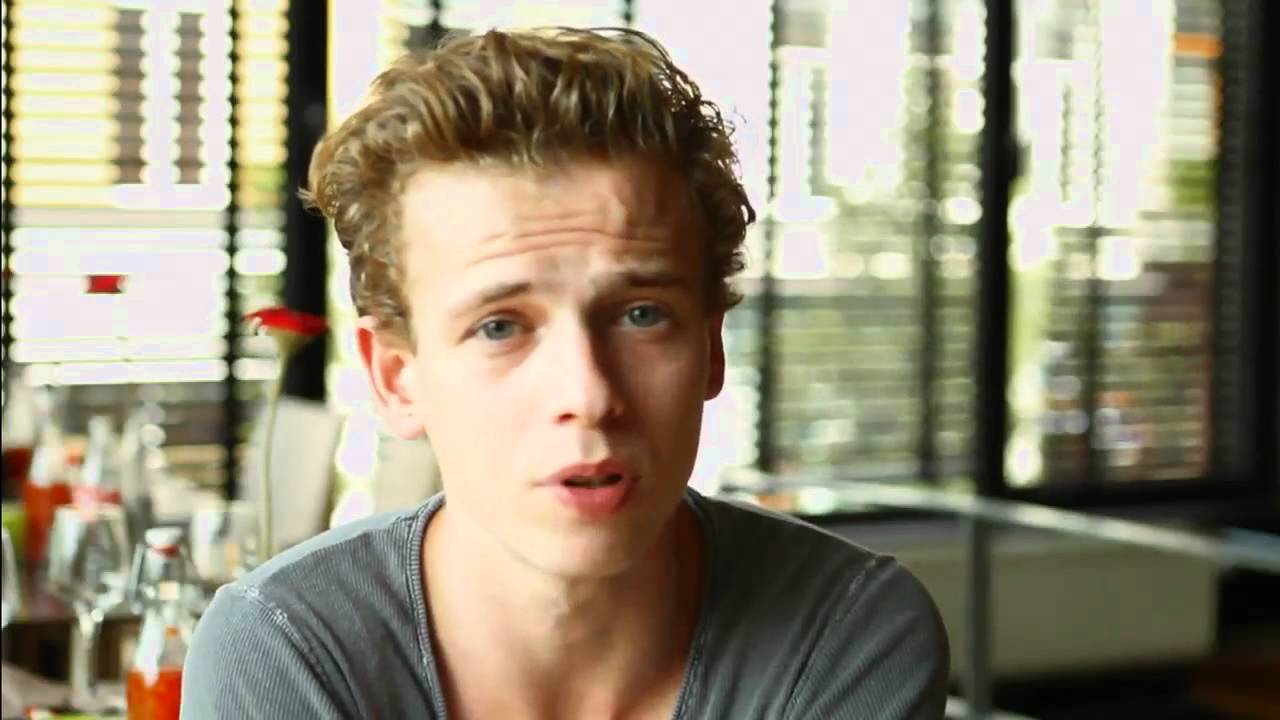 Stef Aerts over ADEM - YouTube