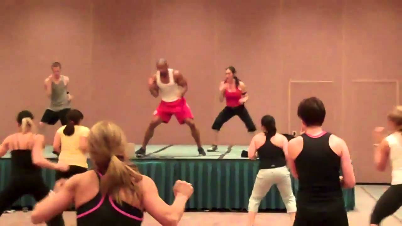 Insanity LIVE w/ Shaun T in Chicago!! - YouTube