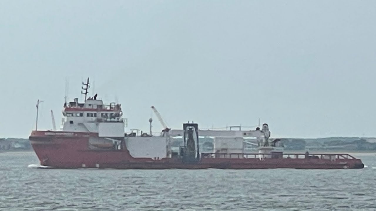 Supply Ship Subsea Responder II - YouTube