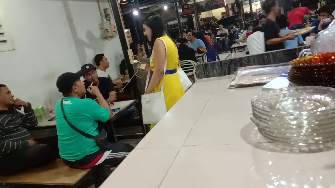 sales rokok ,cewek cantik , - YouTube