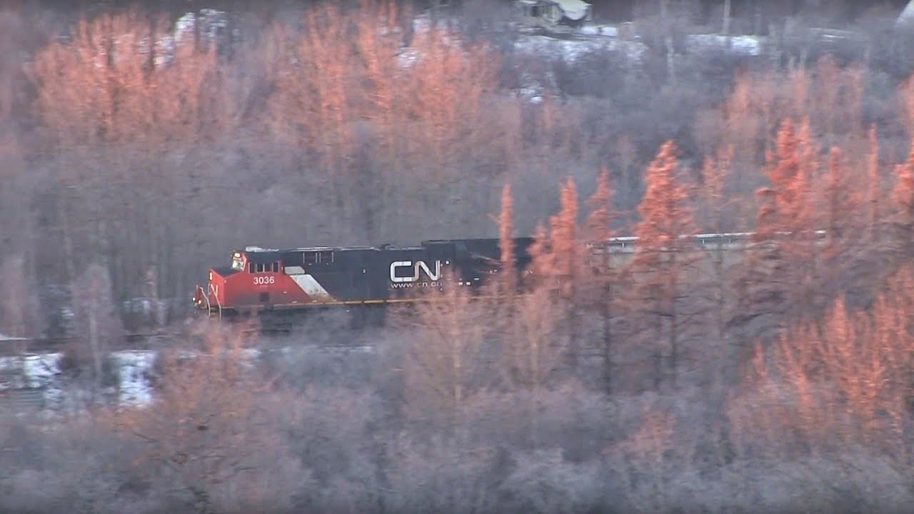 CN ET44AC 3036 Blasts G846 With 776 Axles Through The Pink Sunrise At ...
