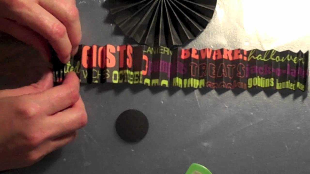 How to make a Paper Medallion - YouTube