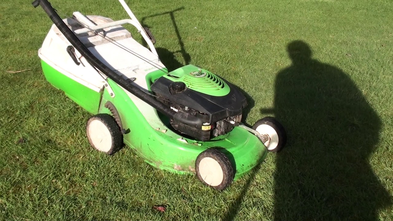 Victa 436 Wide Cut Lawn Mower - YouTube
