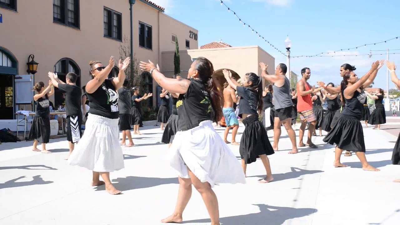 Kumu Hula Mark Keali'i Ho'omalu Workshop - YouTube