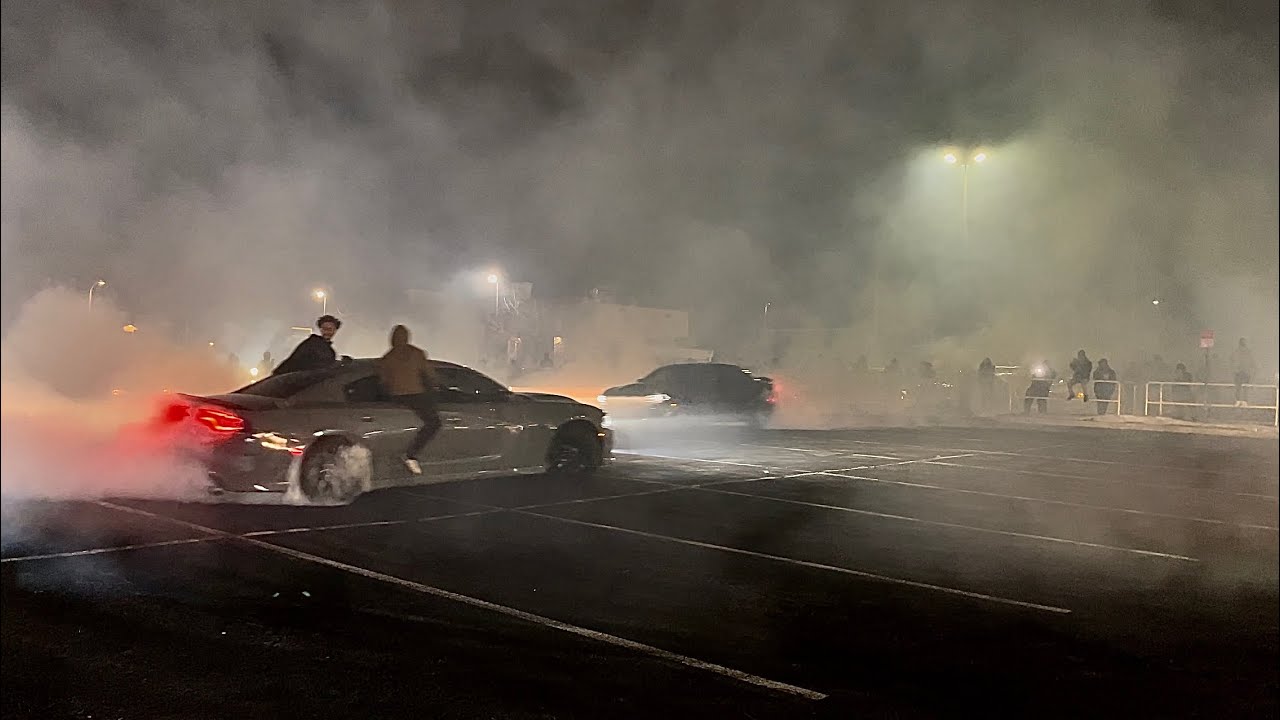 DODGE CHARGER SCAT PACKS BURNOUTS, DONUTS AND DRIFTING! TAKEOVER ...