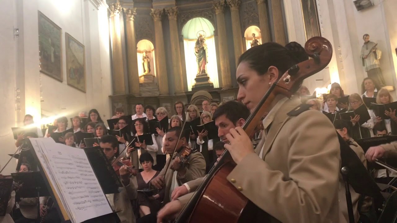 Wolfgang Amadeus Mozart - Requiem - parte 1 - YouTube