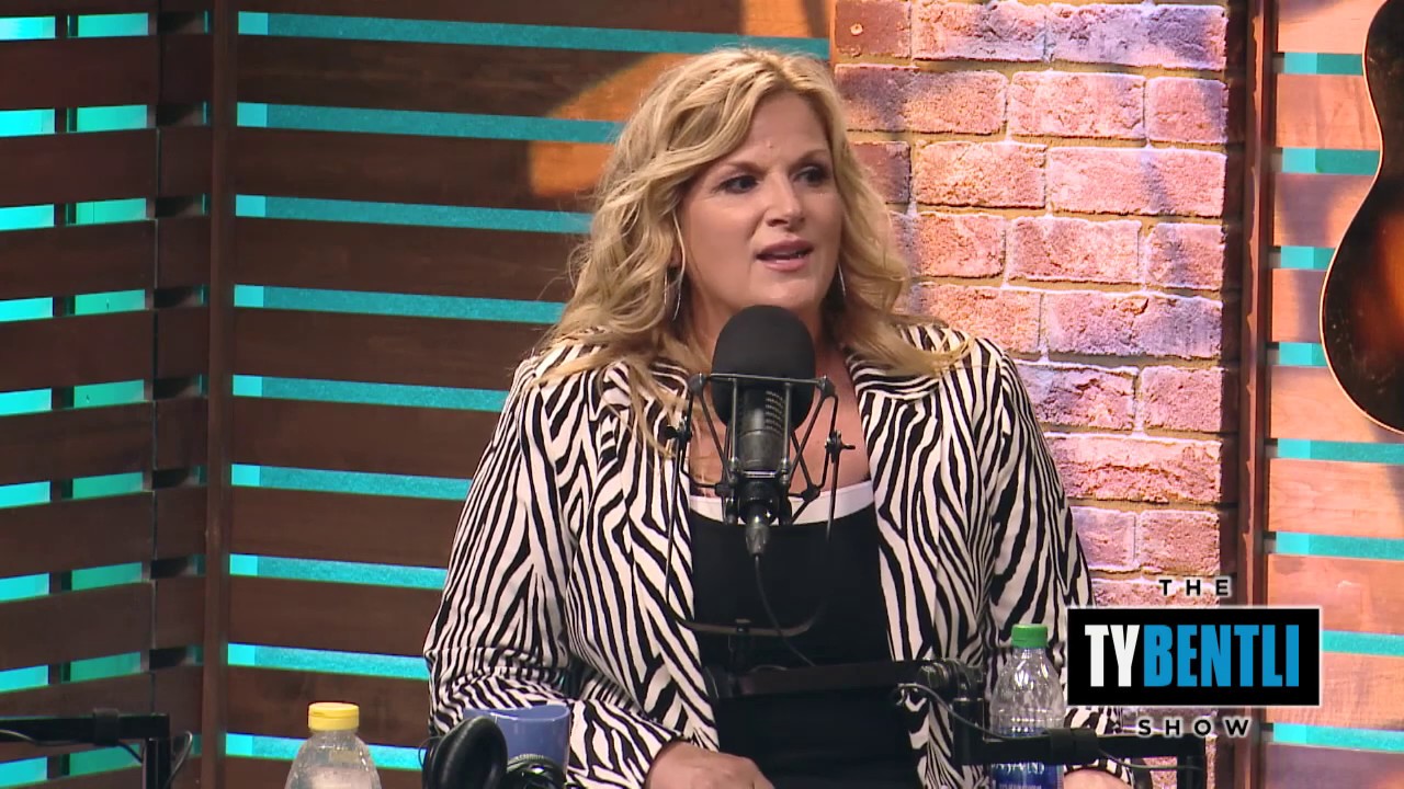 Trisha Yearwood & Tricia "TJ" Jenkins Try to Stump Chuck Wicks with ...