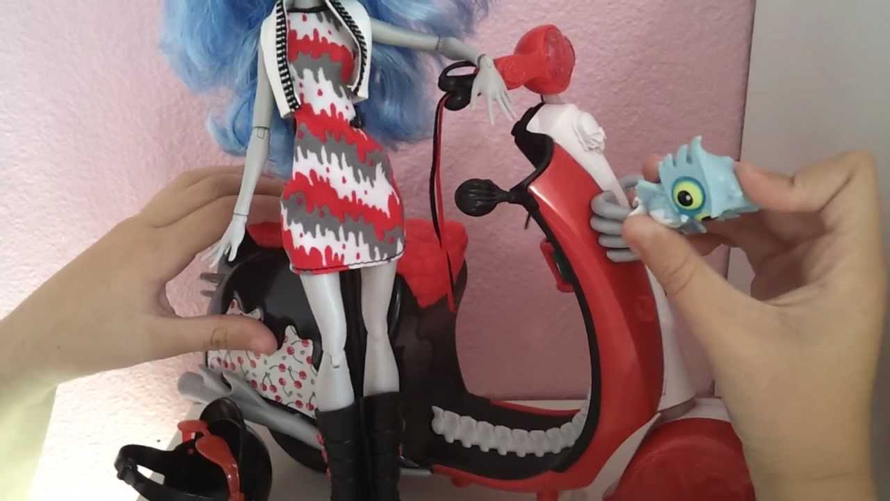 Monster High Ghoulia Yelps and Scooter Review - YouTube