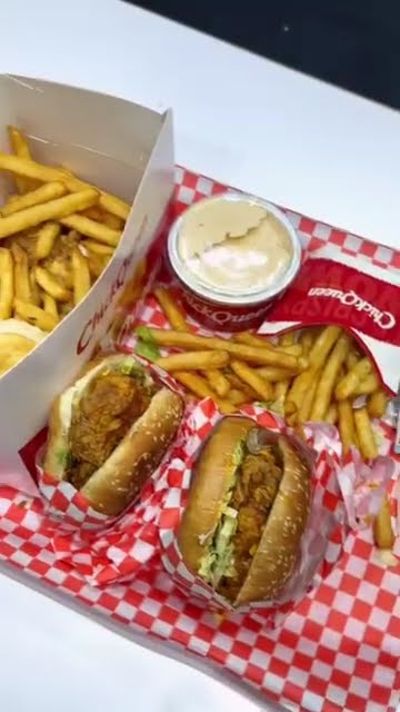 🔥 Best Halal Fried Chicken in Toronto! Crispy Tandoori Burger & More ...