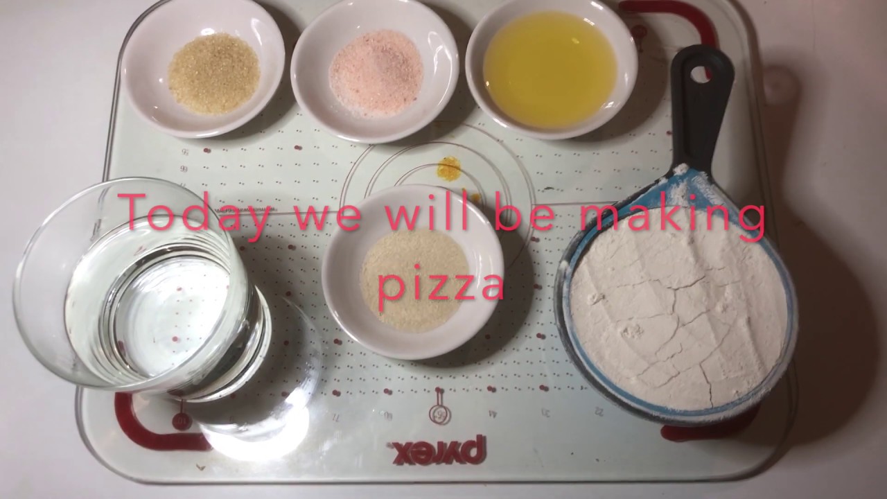 How to make a beginners Pizza! - YouTube