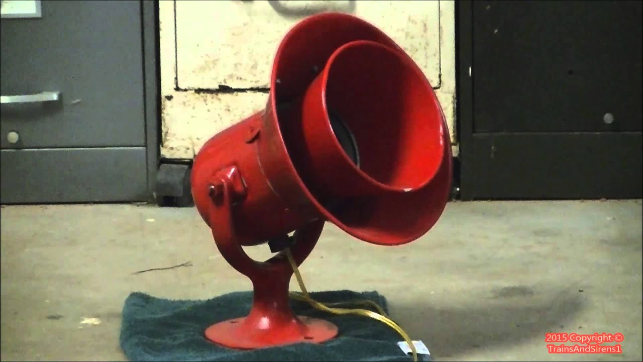 My Federal Electric Model A Alarm Siren Test, Double Growl, & Alert ...