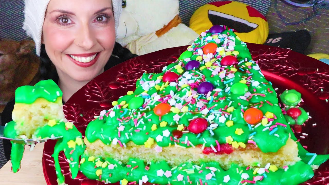 CHRISTMAS TREE CINNAMON CAKE 🎄 | ASMR No Talking Mukbang | Eating ...