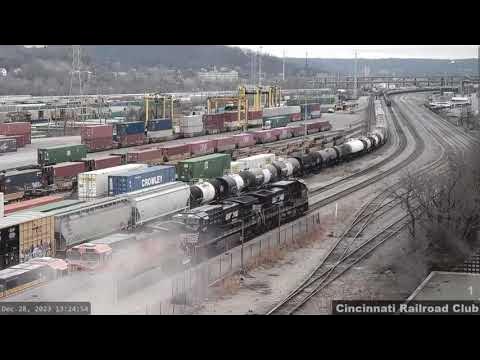 12-28-23 NS manifest with ex-KCS GEs in consist - YouTube
