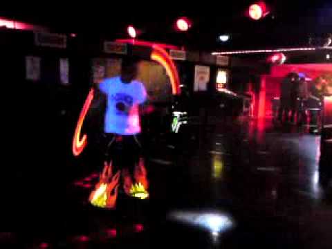 glow poi rave dancing.MP4 - YouTube