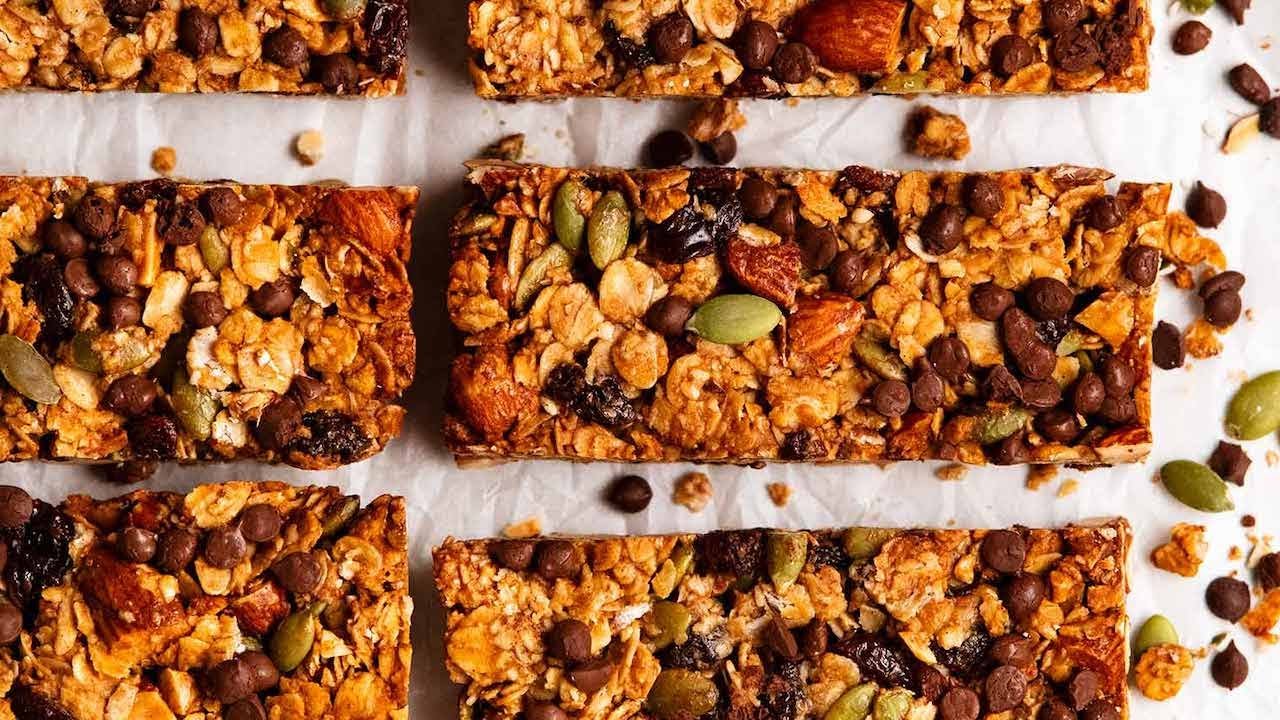 Crunchy Muesli Bars (Granola Bars) - YouTube
