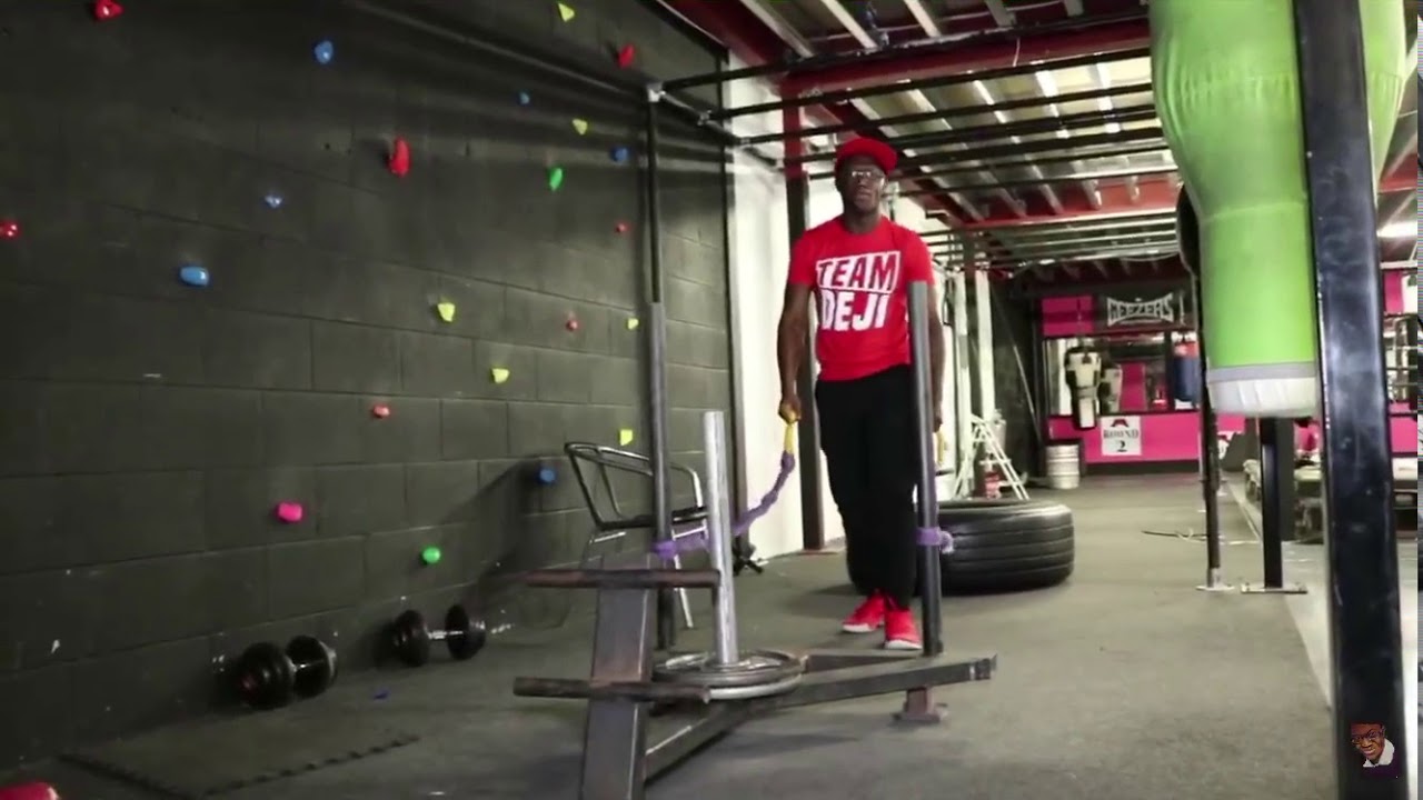 DEJI’S BOXING GYM - YouTube