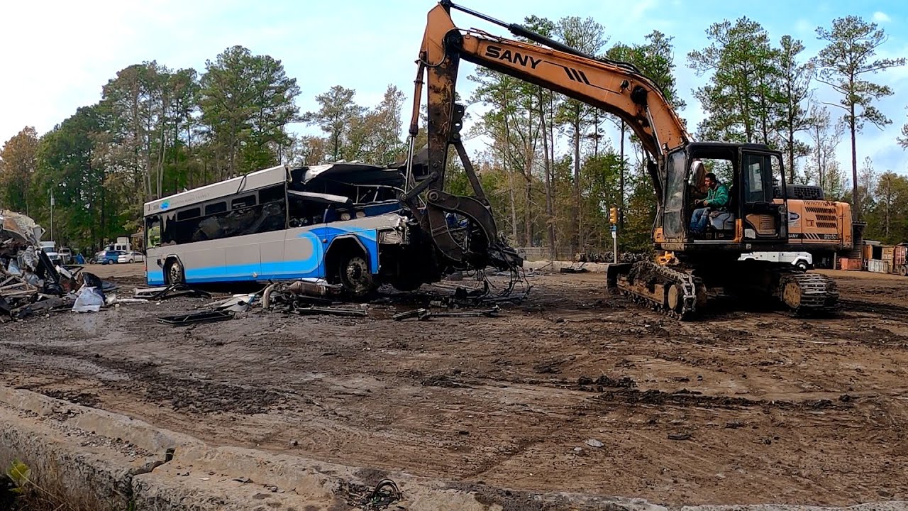 Destroying a 40-foot Diesel Bus - YouTube