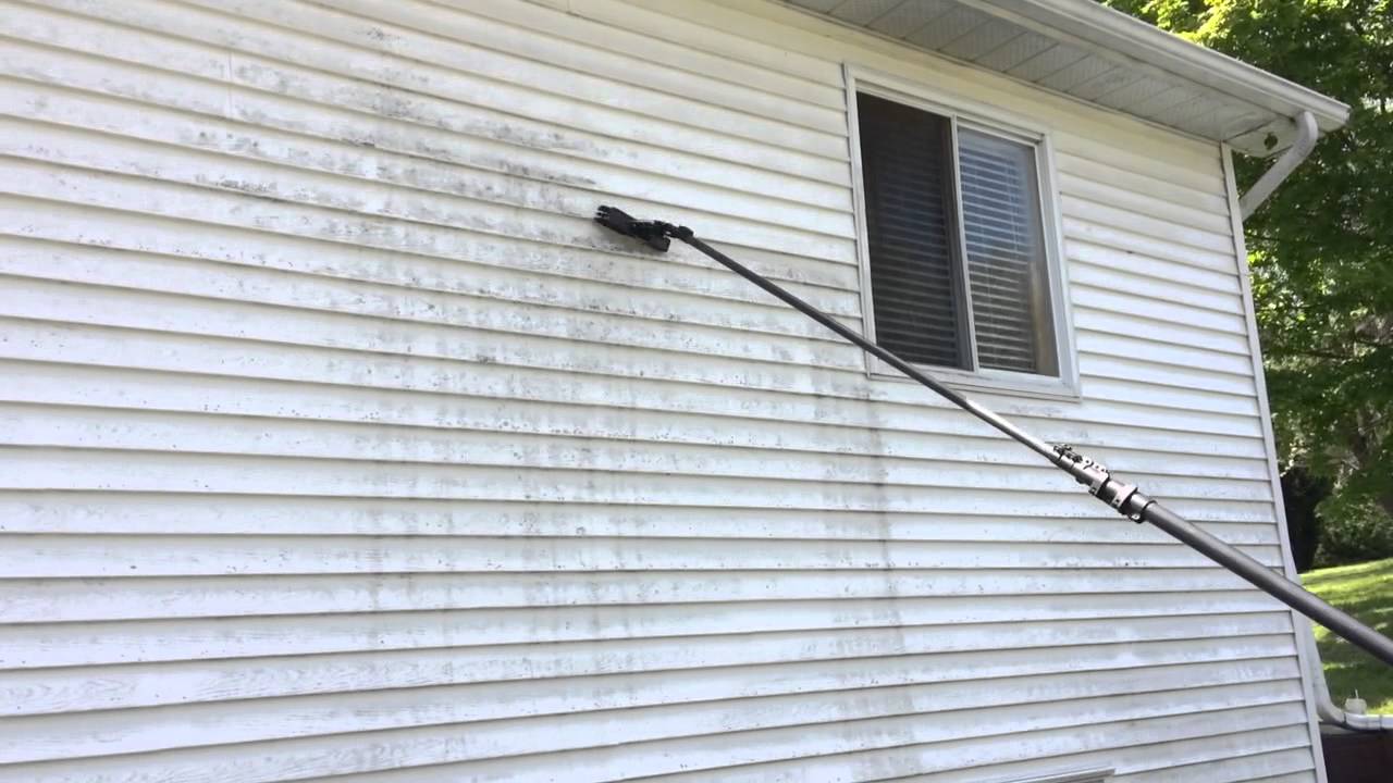 Water Fed Pole cleaning using Pure Water - YouTube