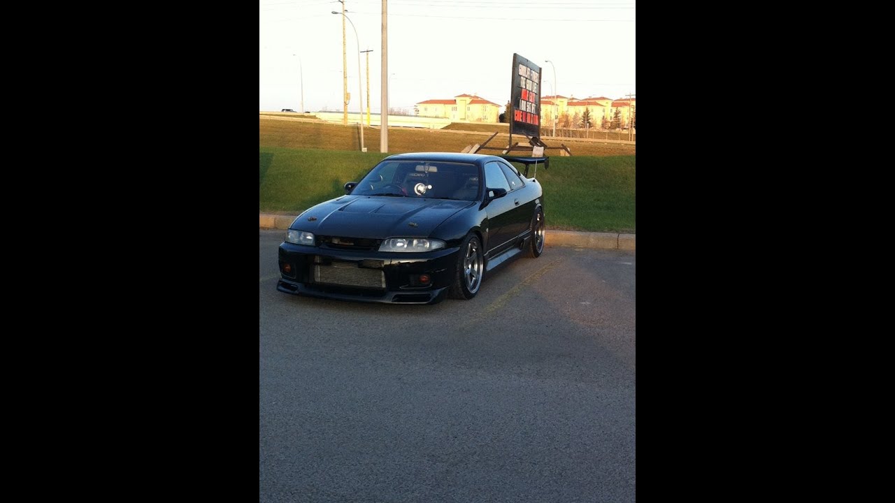 Greddy single turbo Nissan Skyline R33 vs Ferrari - YouTube