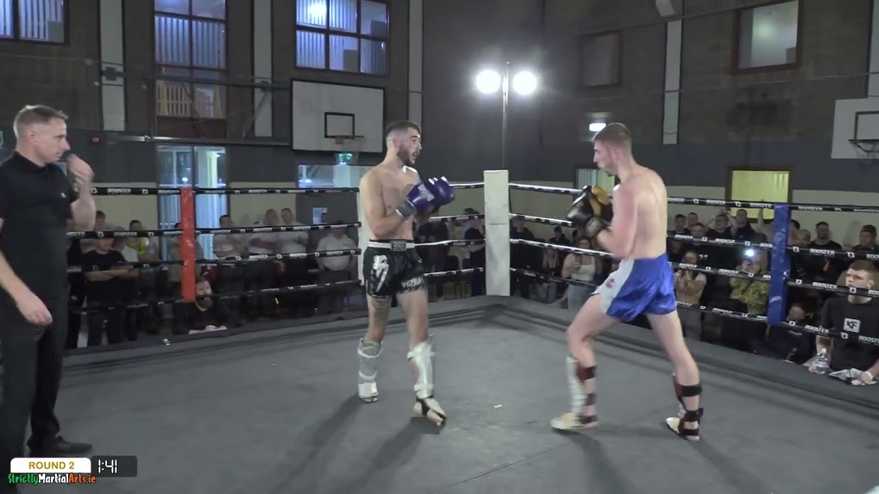 Evan McCann vs Jordan Dempsey - Arena Kickboxing 1 - YouTube