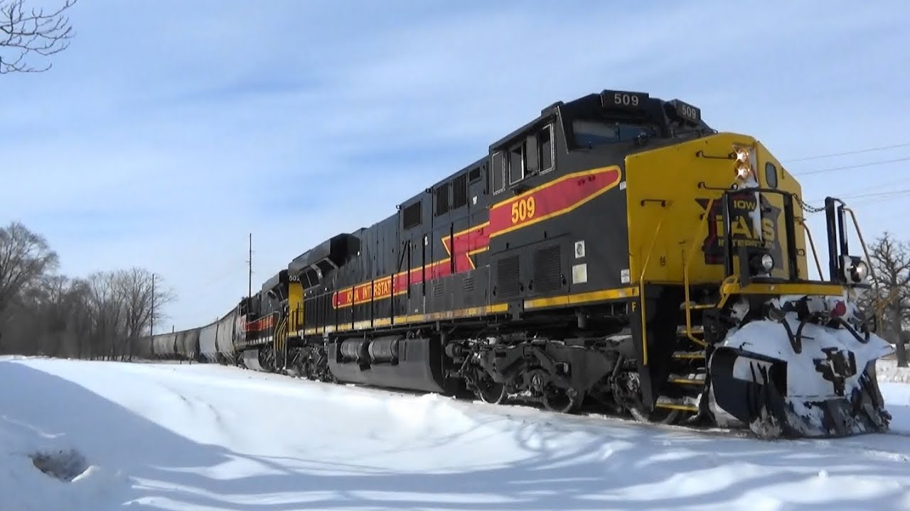 IAIS 509 Meets BNSF 2576, East Moline, IL 2/17/2021 - YouTube