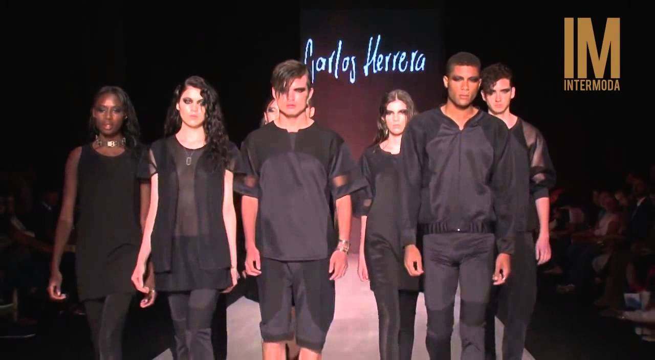 Daniel Furlong cerrando el desfile de Carlos Herrera "DEMOCRATIC" en ...