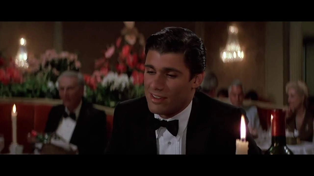 Scarface - Restaurant Scene - YouTube
