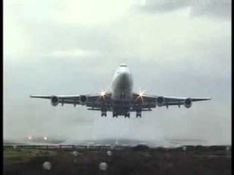 Boeing 747-400 Amazing Takeoff - YouTube
