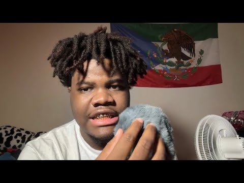 ASMR searching this fluffy mic for lice🐛