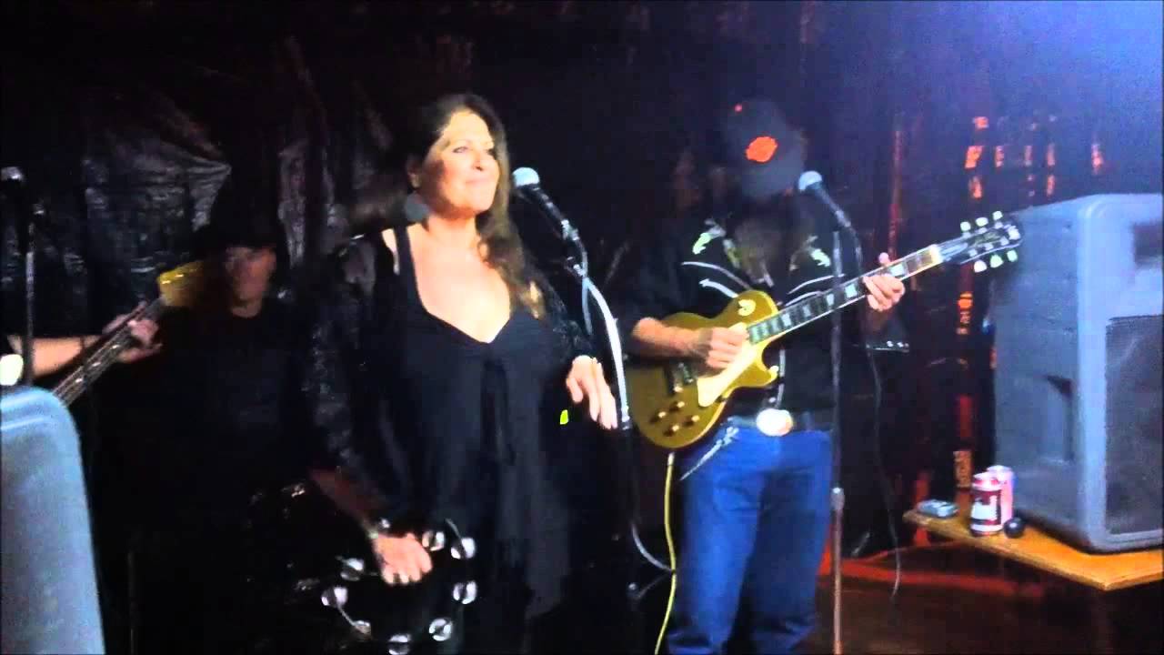 Ace & Roxy Rock n Blues Expedition at the RAYMOND GENERAL STORE - YouTube