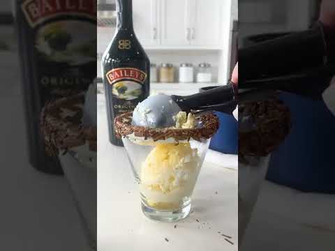 Drunken Snowman Cocktail - The Kitchen Community