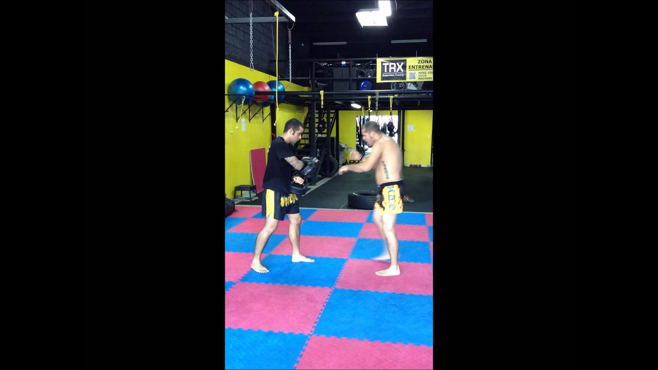 Muay Thai En El Patio 28 11 2013 MAFA Panama - YouTube