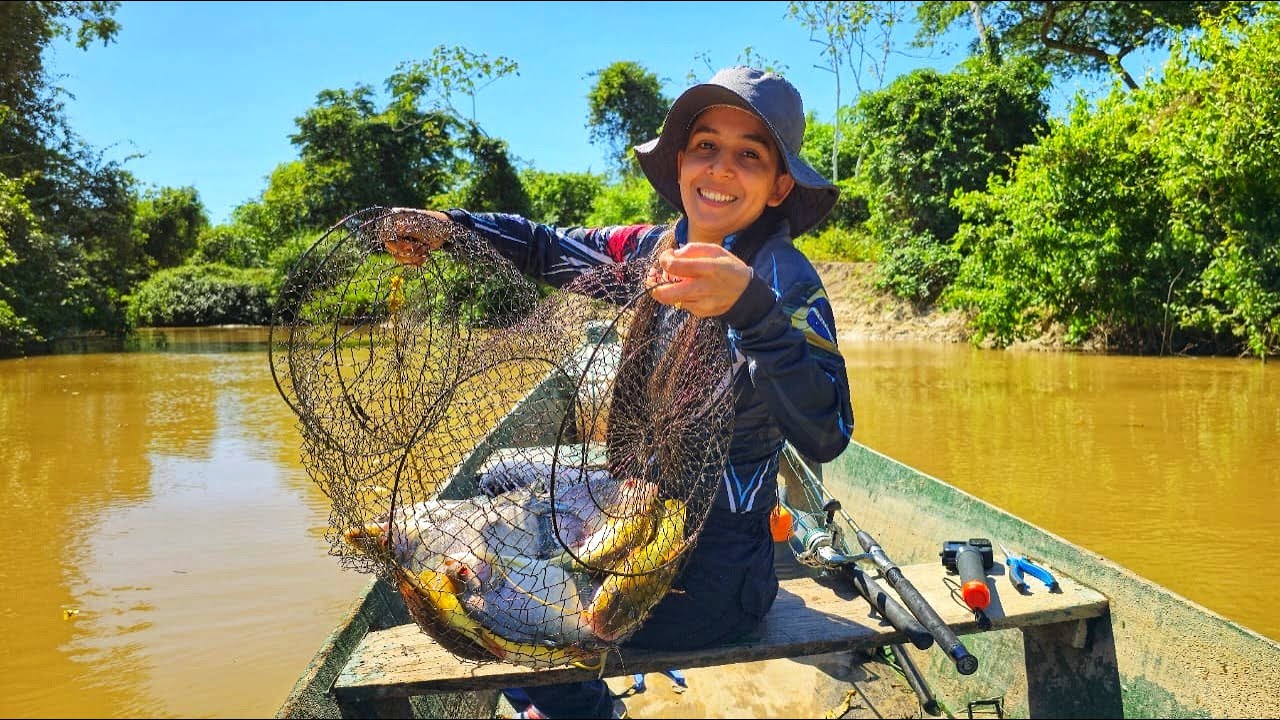 O amanhecer com o canto dos pássaros, pescamos e fizemos piranha assada ...