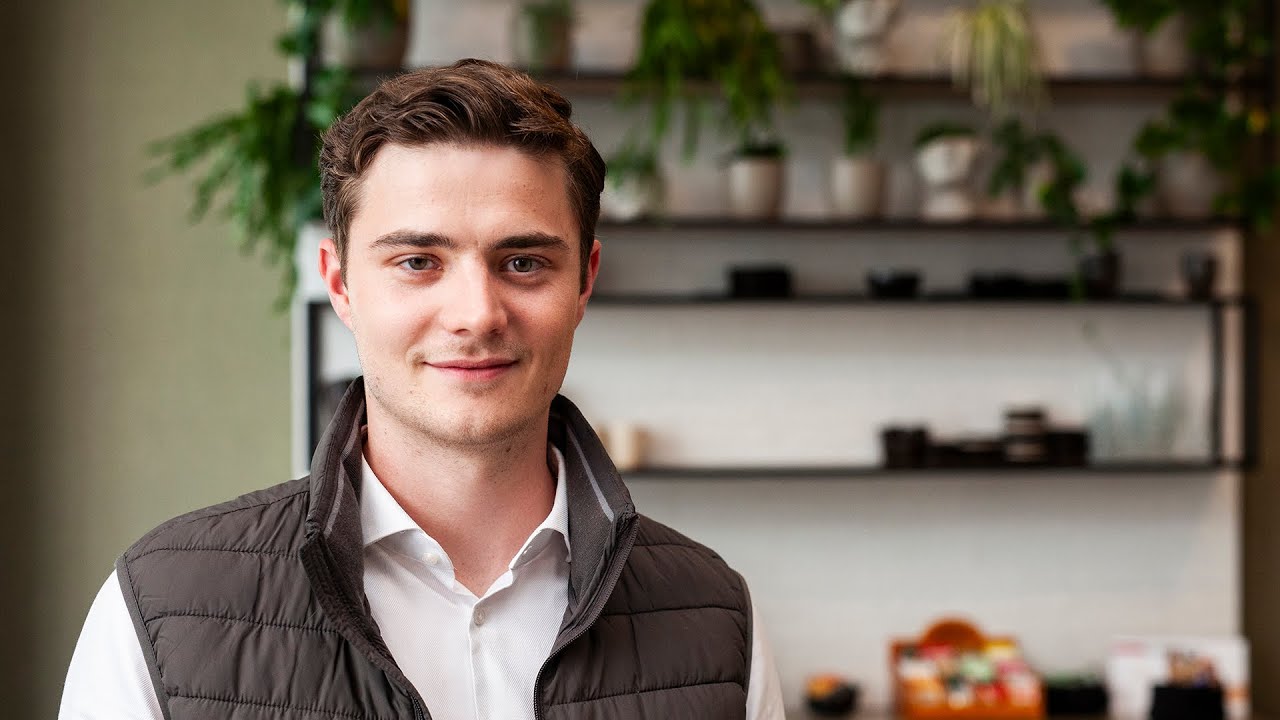 We are VIG Re - Nils Neppl, Associate Underwriter - YouTube