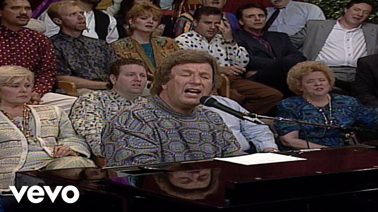 Bill & Gloria Gaither - When You Pray (Live) - YouTube
