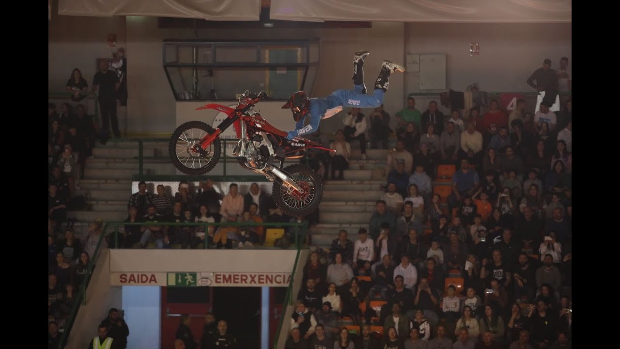 Espectacular Freestyle World Tour en el Paco Paz - YouTube