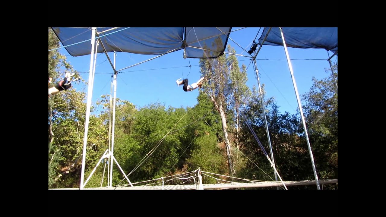 Trapeze Knee Hang with Catch - YouTube