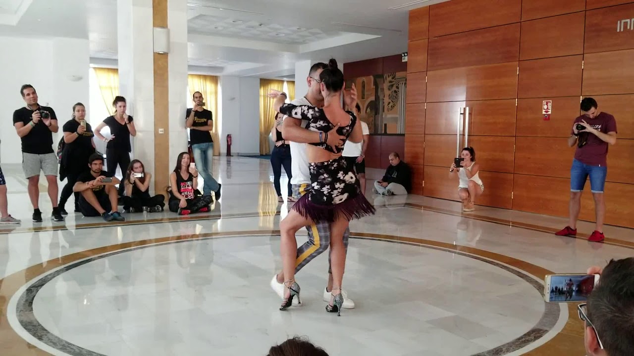 Bachata - Partner Work 11 by Azael y Jomante - YouTube
