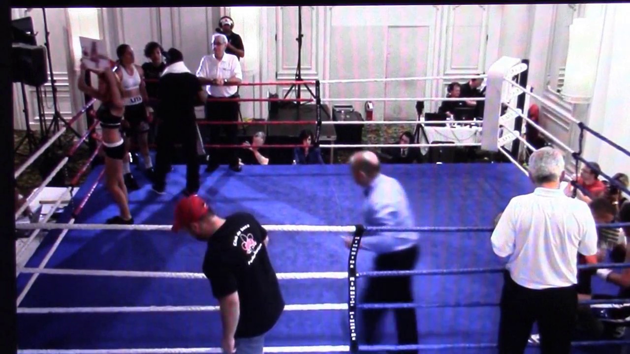 Pro Female Boxing Lita Mae Button vs Maureen Riordon Full Fight - YouTube