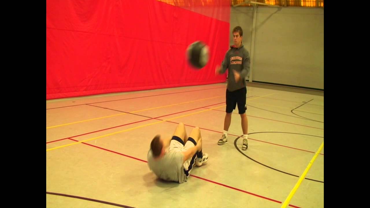Mules Strength & Conditioning: Sit Up Ball Throws - YouTube