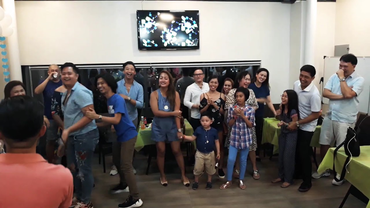 Blue team's chant at Reina's baby shower - YouTube