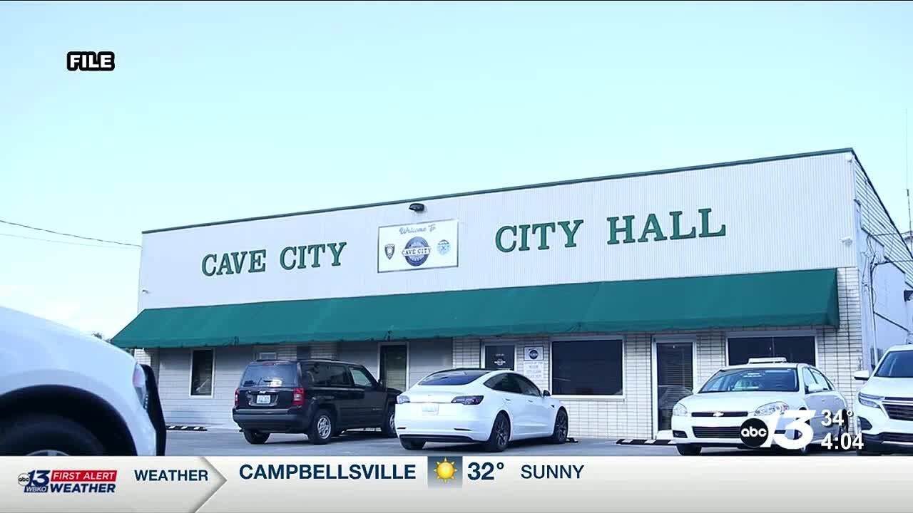 Cline appointed to Cave City Council in 3-2 vote - YouTube