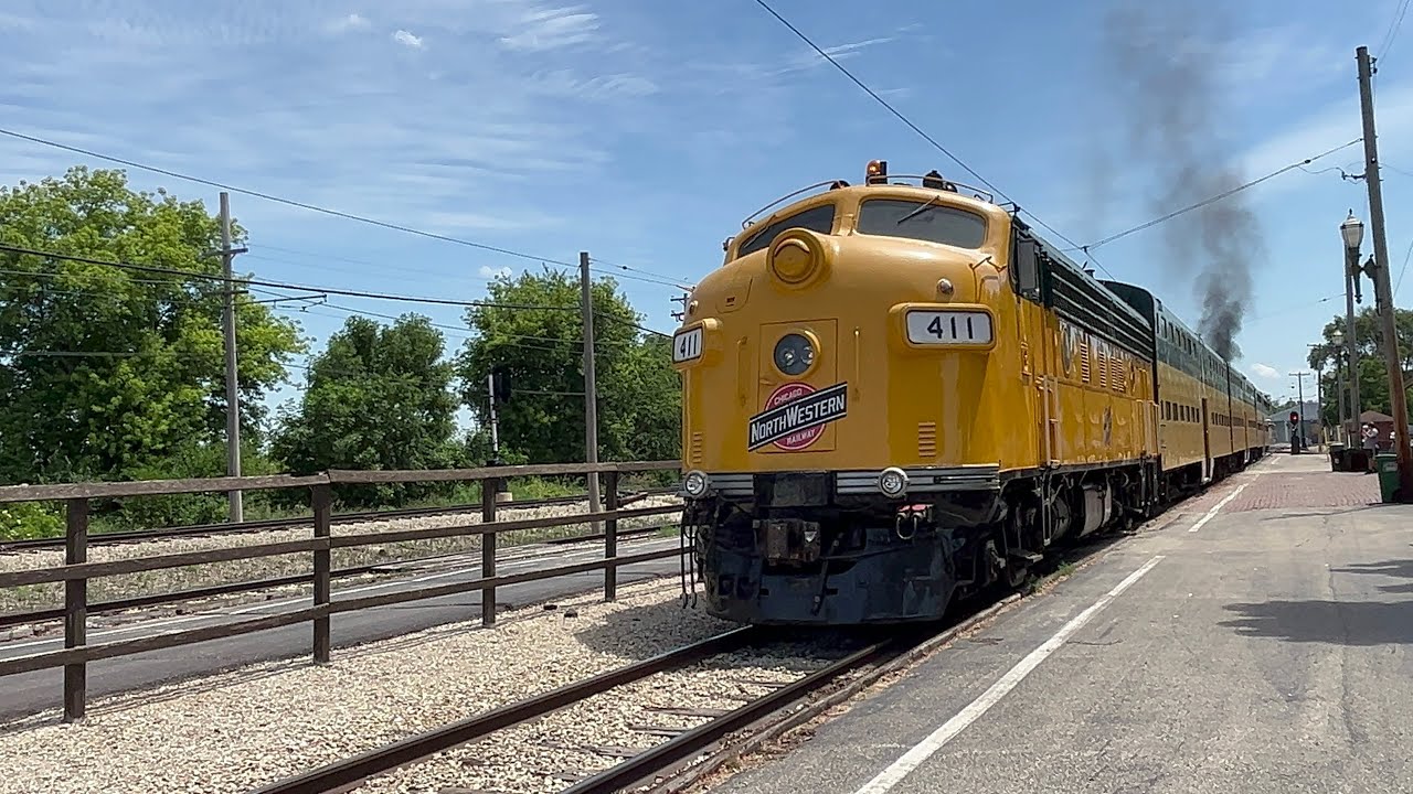 CNW F7A 411 Backing Up into the Station Platform at the Illinois ...