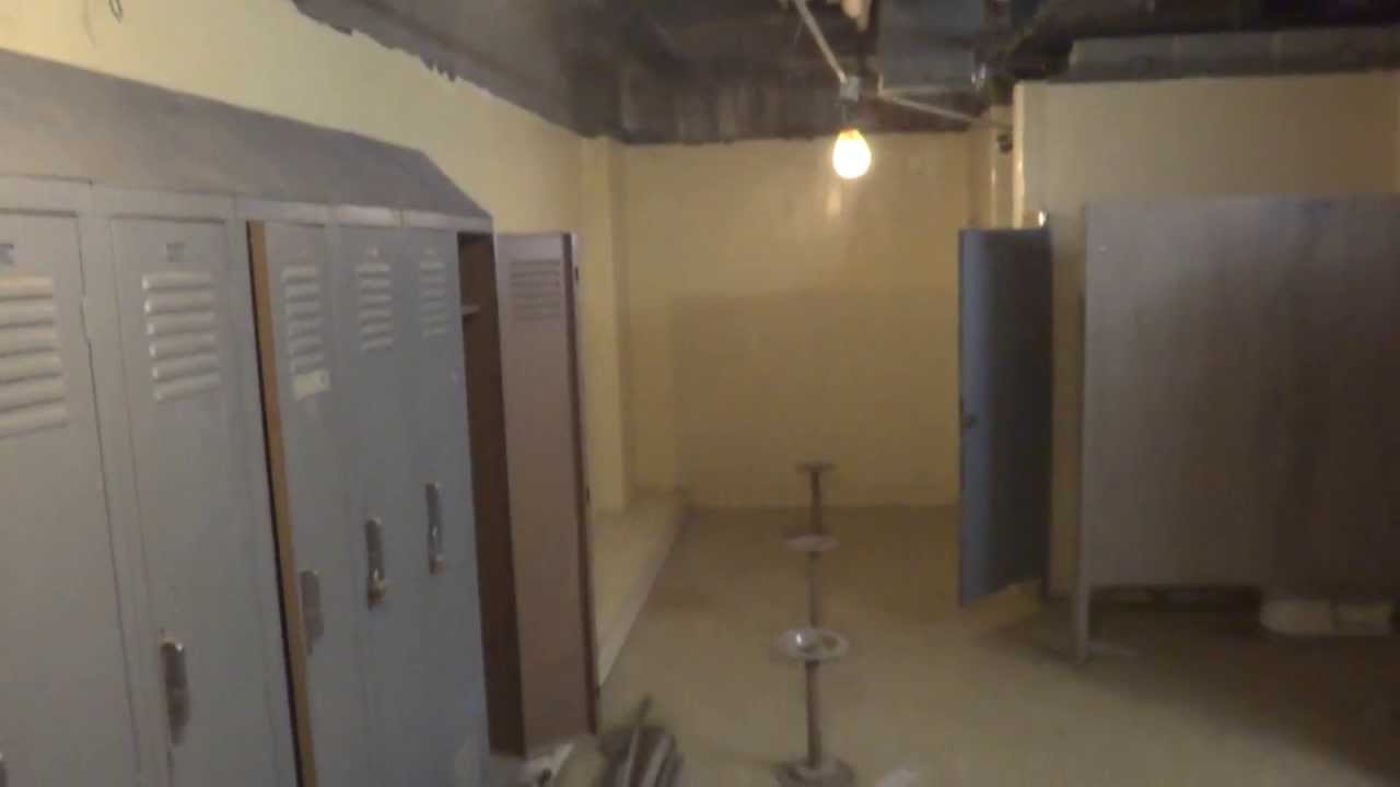 Bathroom Tour: Zurn Toilet and Kohler Urinal In the Basement of Muse ...