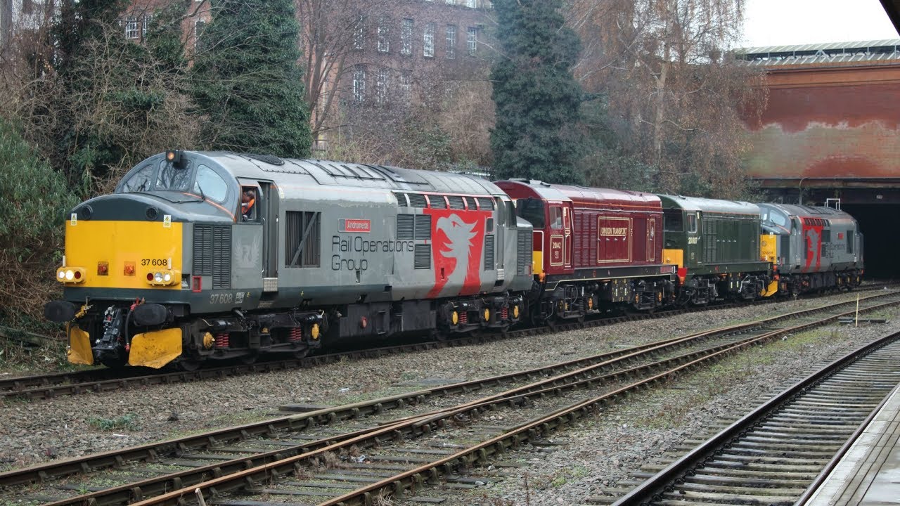 Europhoenix class 37s and class 20s Leicester 20/12/17 - YouTube