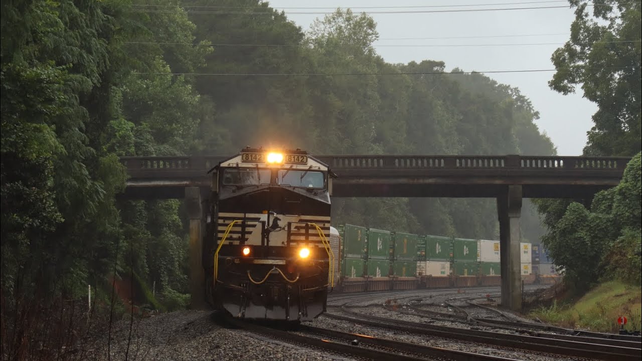 NS ES44AC Gevo #8142 leads 28R Feat. NS #8102 "PRR" Heritage Unit as 1/ ...